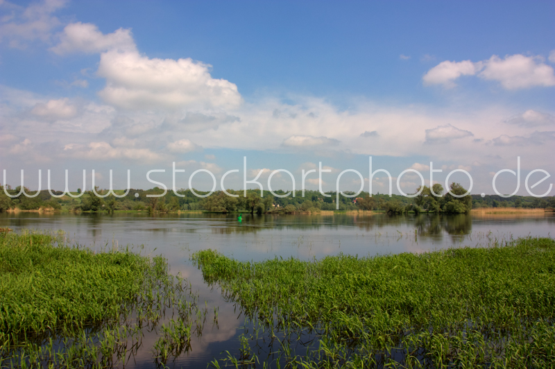 Flusslandschaft - stockartphoto